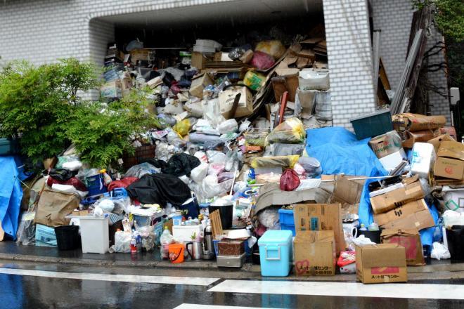 Piles of Stuff | Peter Lundell